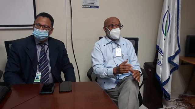 Doctor Virgilio Gutiérrez explica el Hospital de Tamboril no ha cerrado ...
