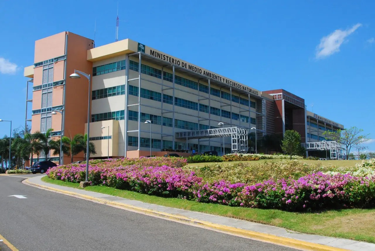 Hotel clausurado por violar leyes medioambientales